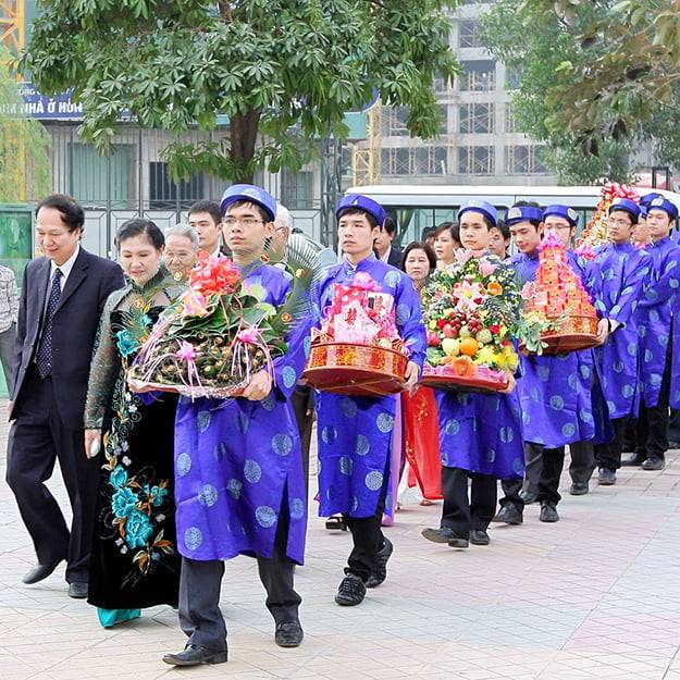 Cách chọn người bưng quả - Thiệp cưới Rồng Vàng